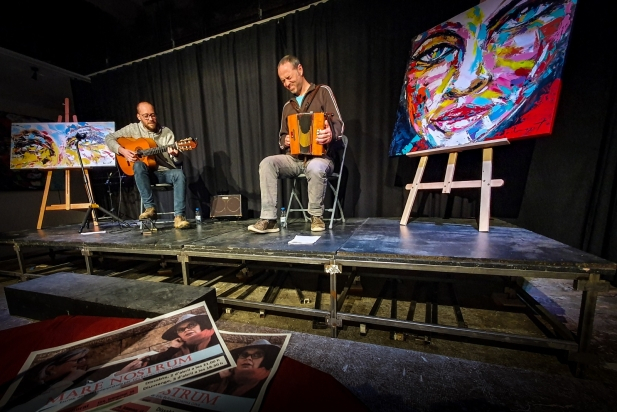 Carles Belda, Karlos Mayet i EduqueuLesCriatures omplen L...